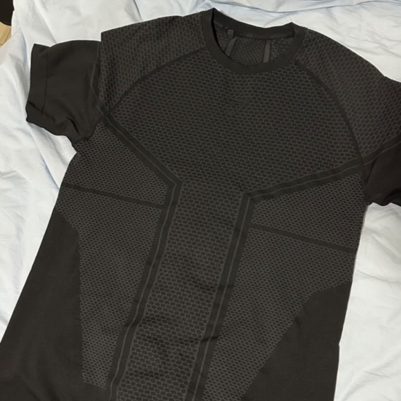 Gymshark | Shirts | Gymshark Onyx V3 | Poshmark